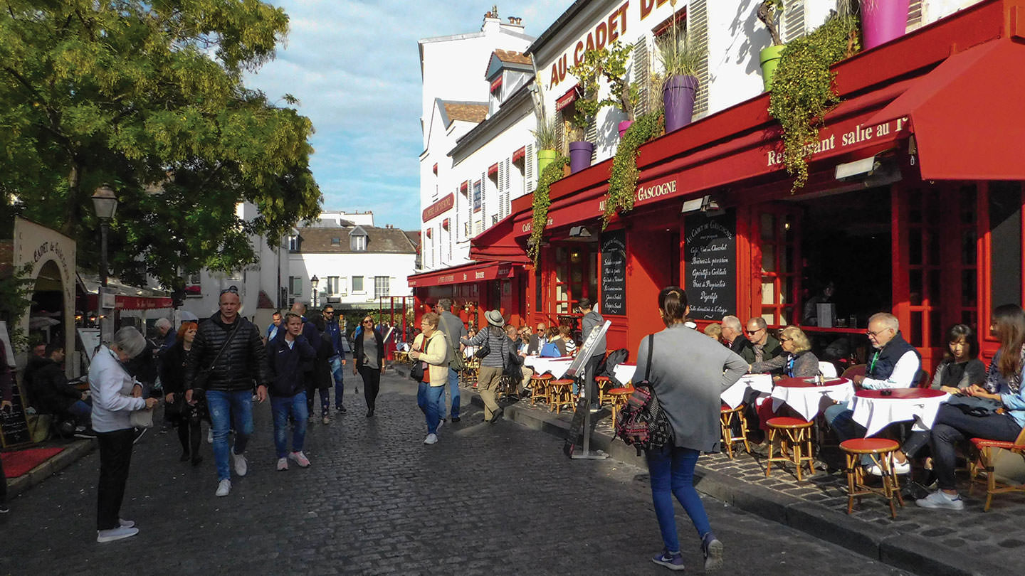 21 French customs and traditions to know before your trip