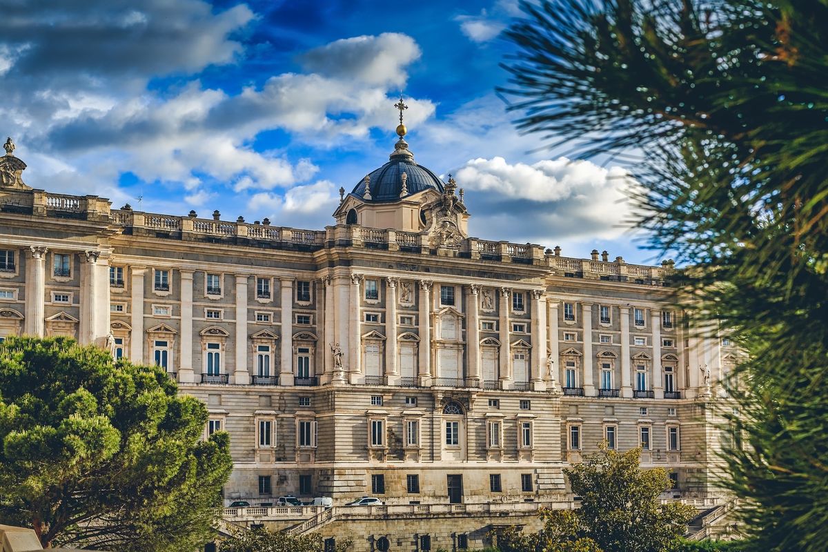 15 breathtaking royal palaces to visit around the world