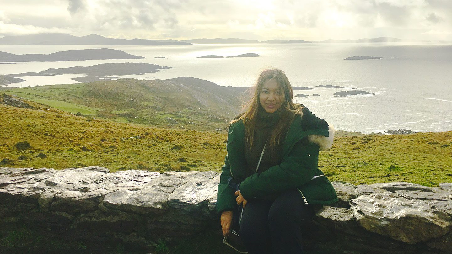Meet Julie and Justine, two best friends who met on tour