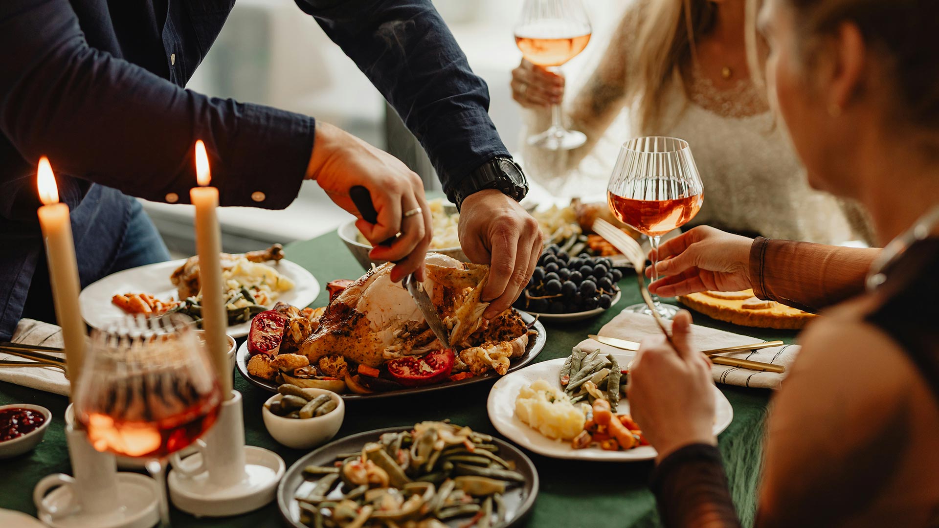 Top Thanksgiving Traditions in the US | THE REAL WORD